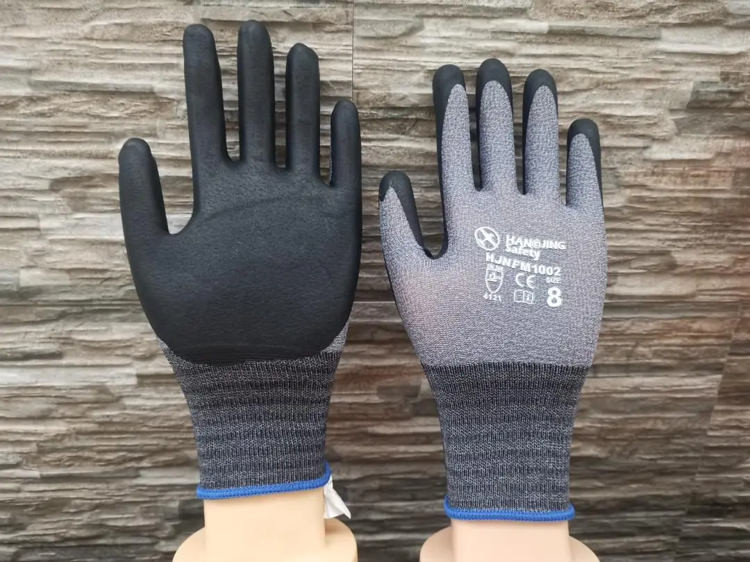 Best Chemical Resistant Gloves: Nitrile Vs. Latex Vs. Neoprene
