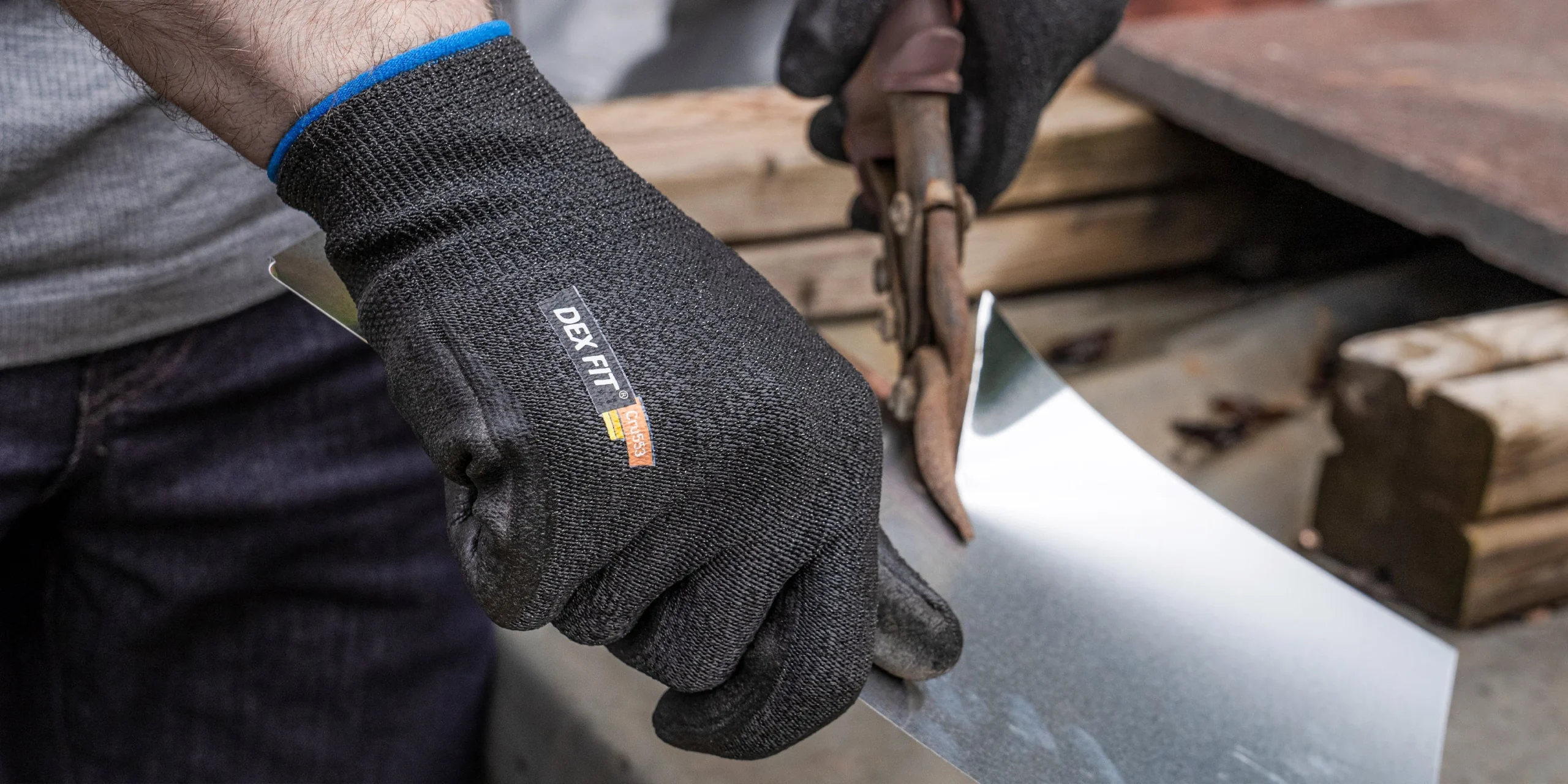 A Comprehensive Guide To Glove Safety Standards: EN 388, ANSI 105, And More